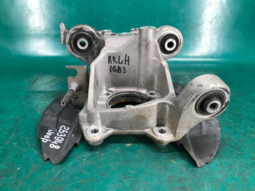 5090073AC | Цапфа лів. JEEP CHEROKEE 14- - купити б/в з розборки Jeep в ...